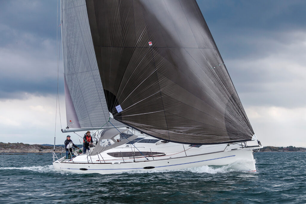 Hot Topic: Cruising with a Code Zero - All At Sea