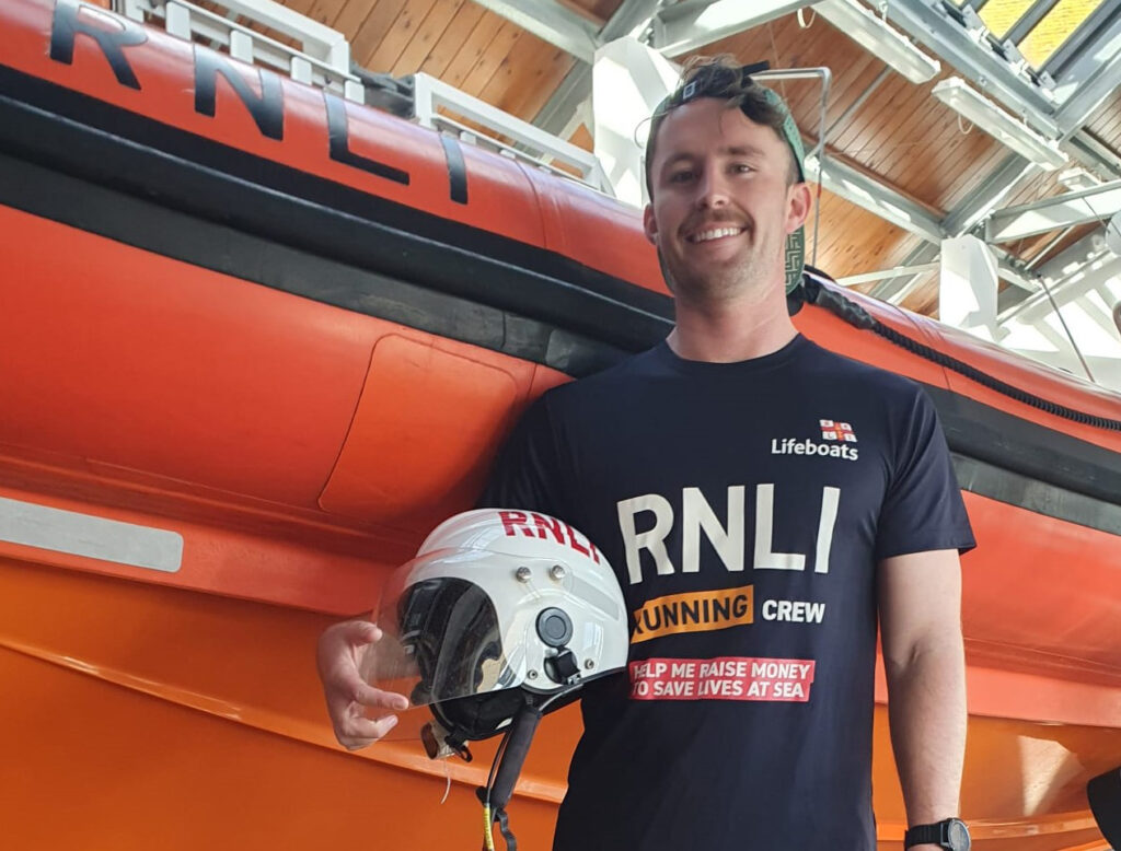 Mudeford RNLI marathon man quits training and runs to the rescue - All ...
