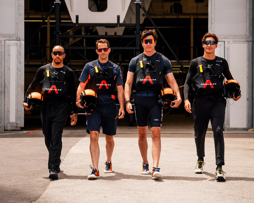 Toto Wolff, Lewis Hamilton and George Russell take flight in Barcelona ...